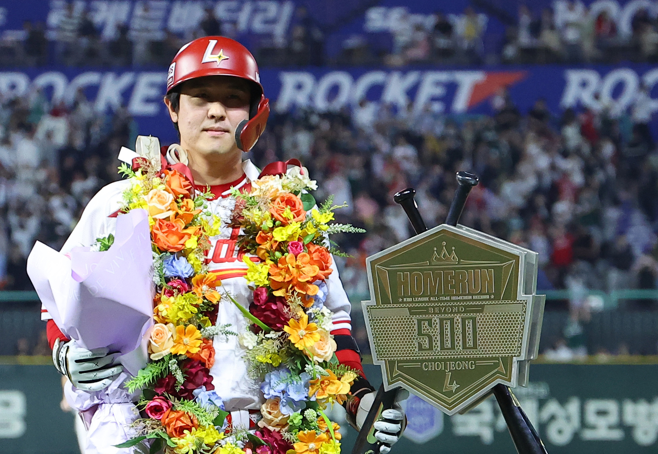 SSG 최정, KBO리그 첫 500홈런 금자탑 “몸관리 잘해서 600홈런도 도전”